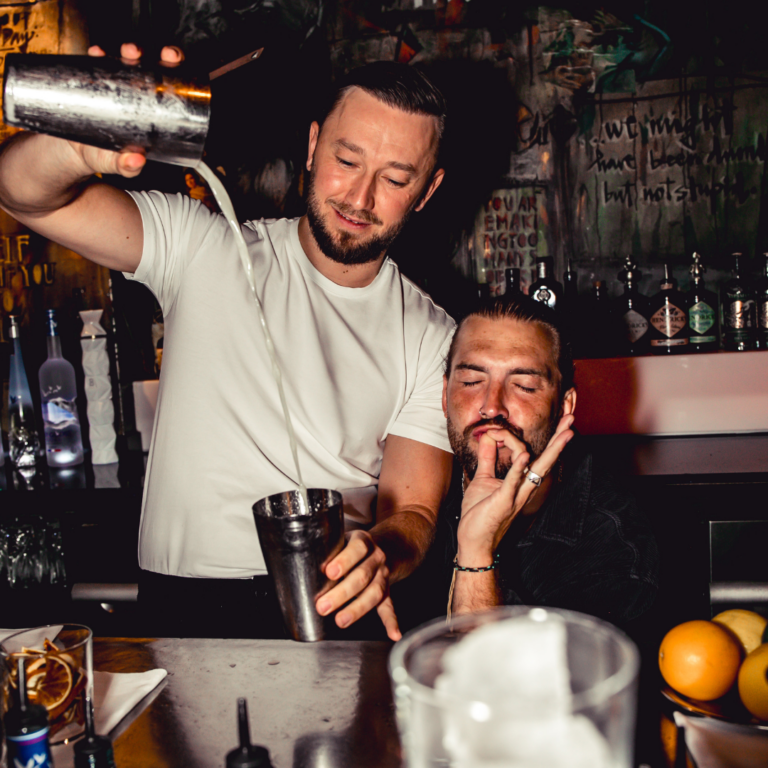 Chinaski Studio & Bar | Cafe, Restaurant, Bar Frankfurt