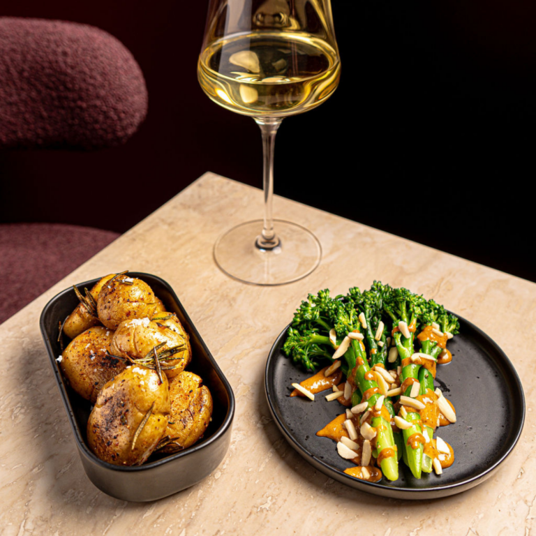 Chinaski Studio & Bar | Cafe, Restaurant, Bar Frankfurt